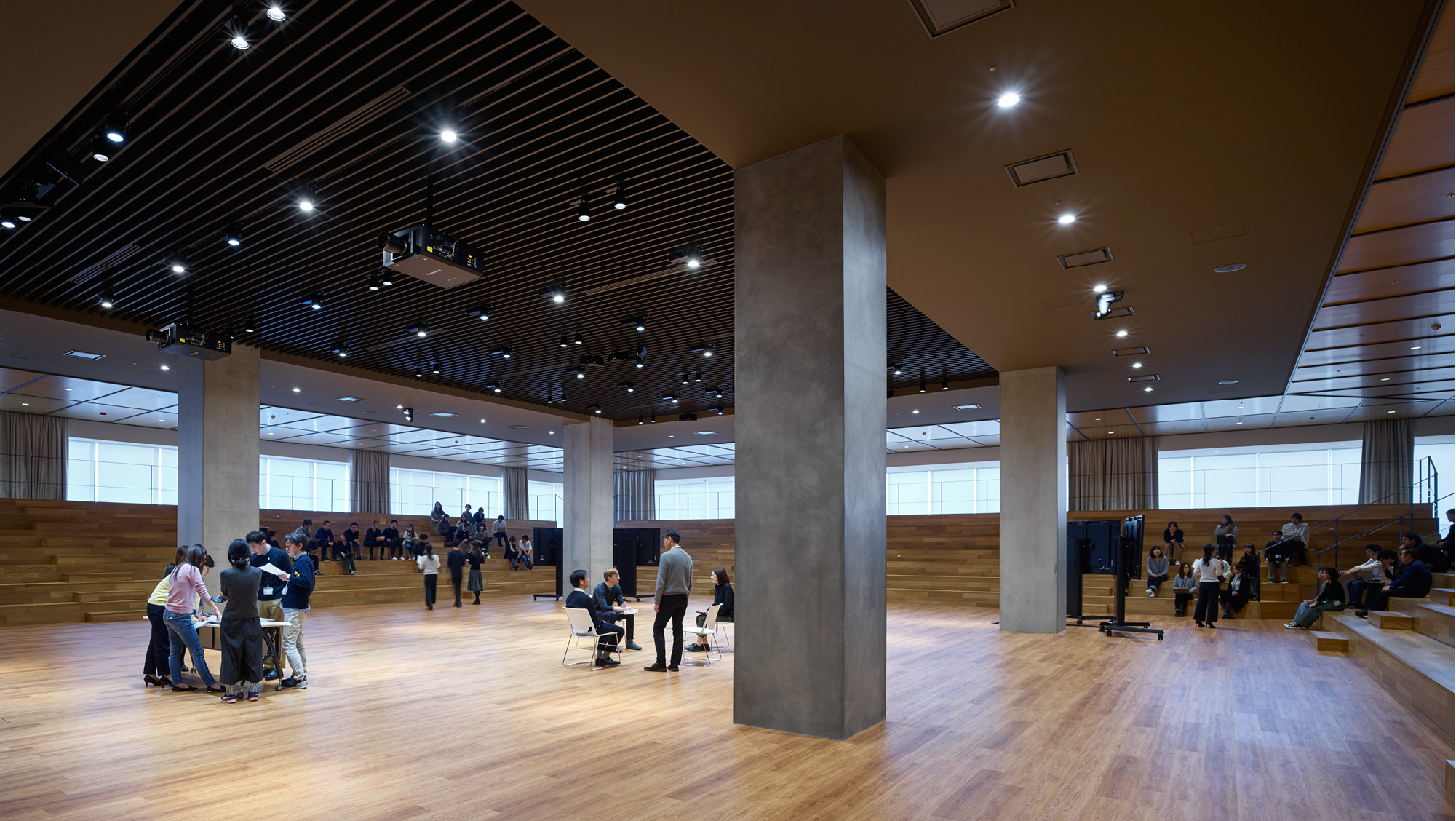 UNIQLO CITY ปฏิวัติออฟฟิตหลังใหม่เป็นสตูดิโอสุดสร้างสรรค์ของแบรนด์ ...