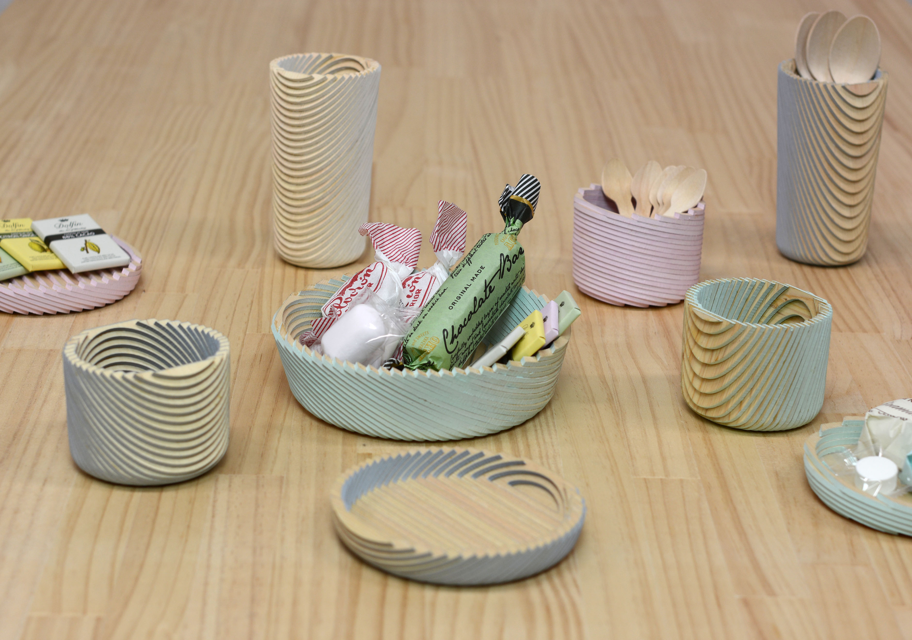 จานไม้ Year Ring ที่สะท้อนความสำคัญของวงปีจาก Deesawat - room life