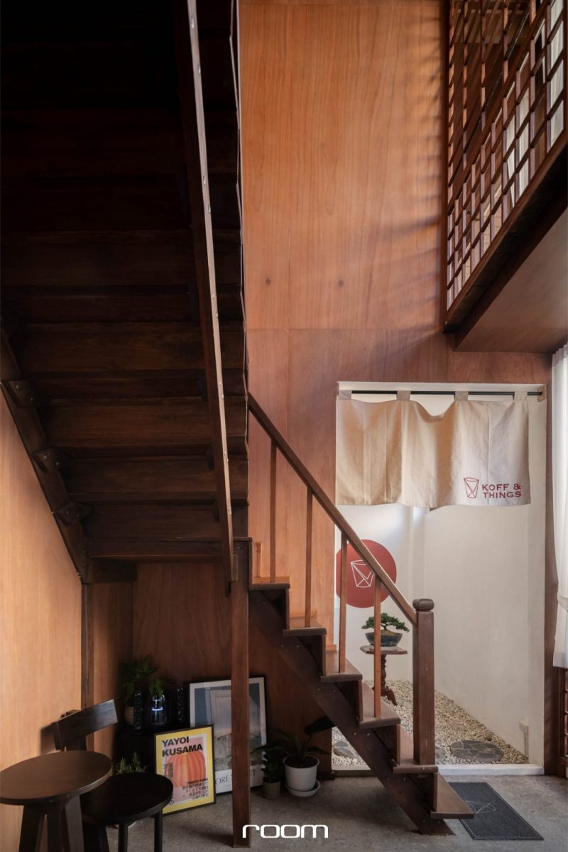 Koff&Things.th คาเฟ่เชียงใหม่ อบอุ่นด้วยงานไม้ สวยได้ฟีลเกียวโต- room