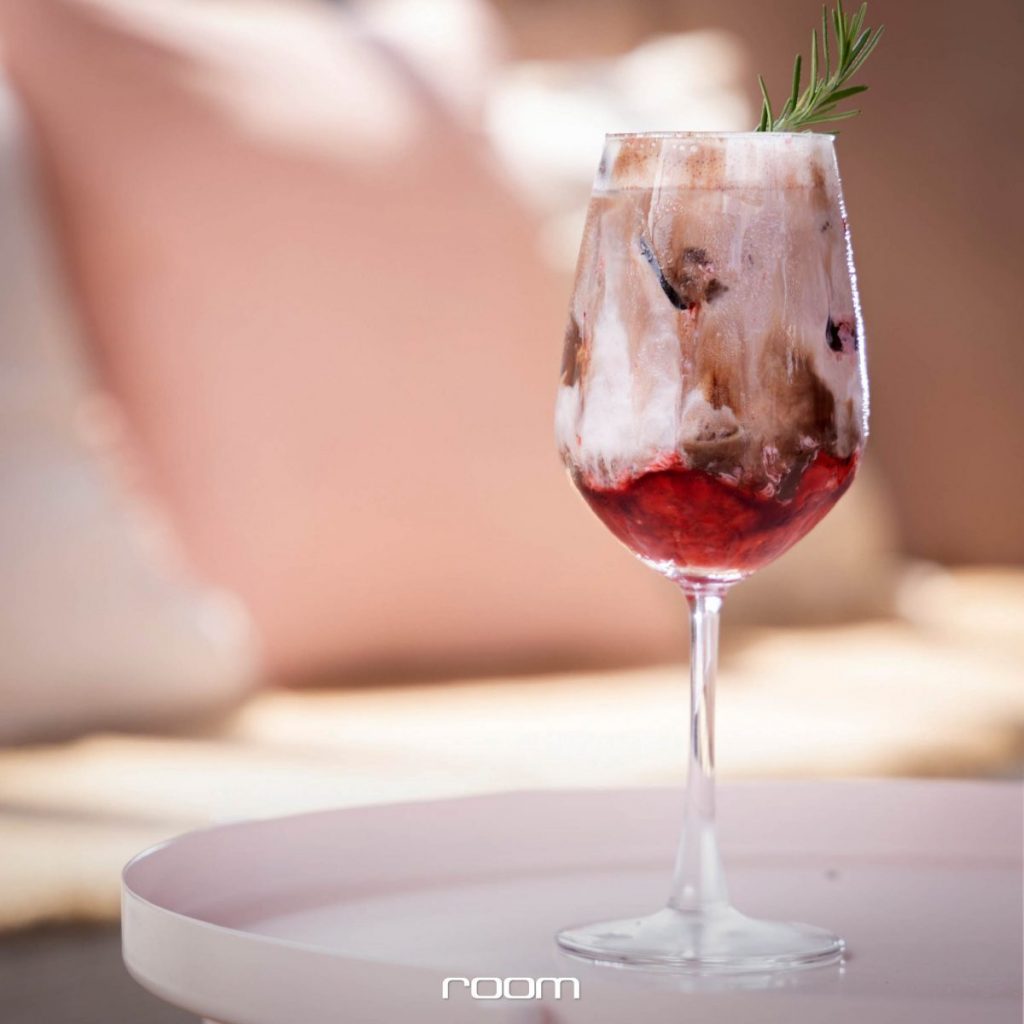 FO SHO BRO คาเฟ่ฟีลพักร้อน เหมือนอยู่ในแคลิฟอร์เนียตอนใต้ - room