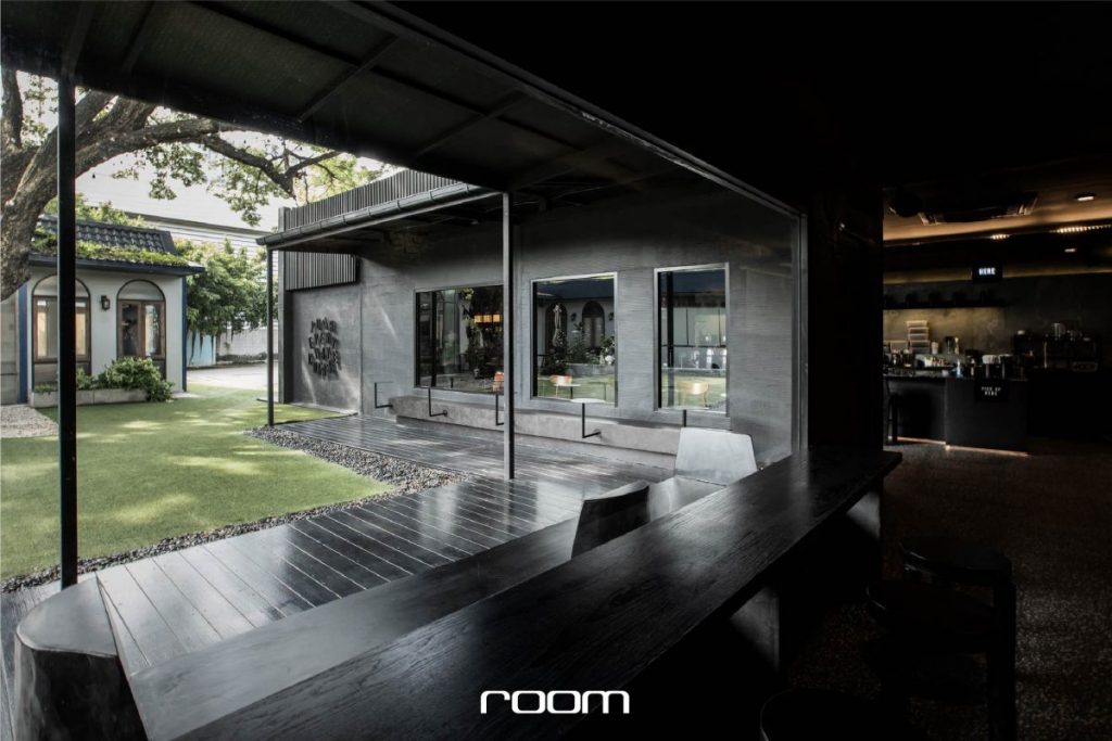 MITTE COFFEE ROASTERY คาเฟ่เข้มขรึมฉบับแบดบอยรอยสัก - room