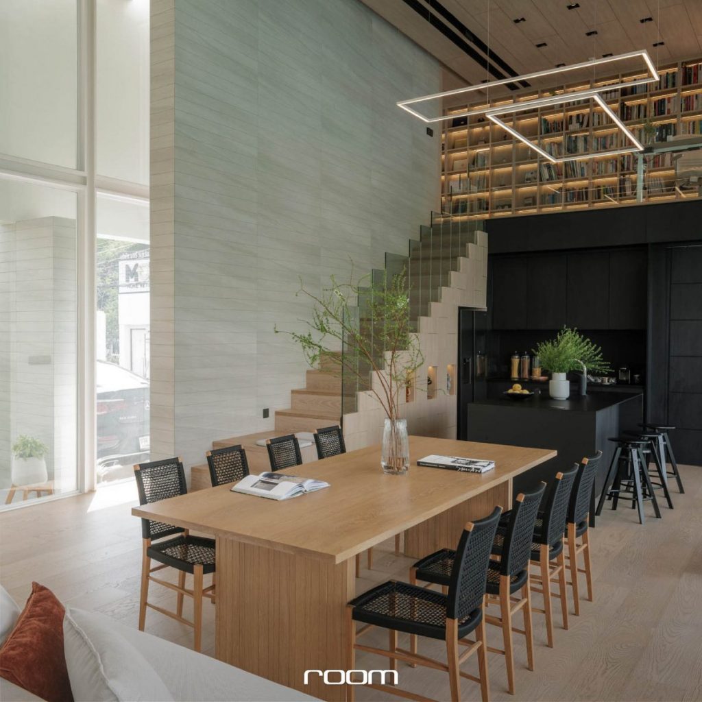 TJ HOUSE บ้านโมเดิร์น ที่เชื่อมโยงมุมมองอันร่มรื่นสู่ทุกพื้นที่