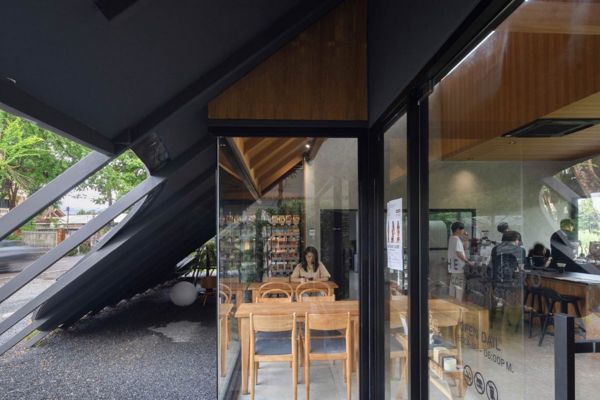 THE BARISTRO COFFEE ROASTER คาเฟ่เชียงใหม่ เสิร์ฟวิวแม่น้ำปิง - room