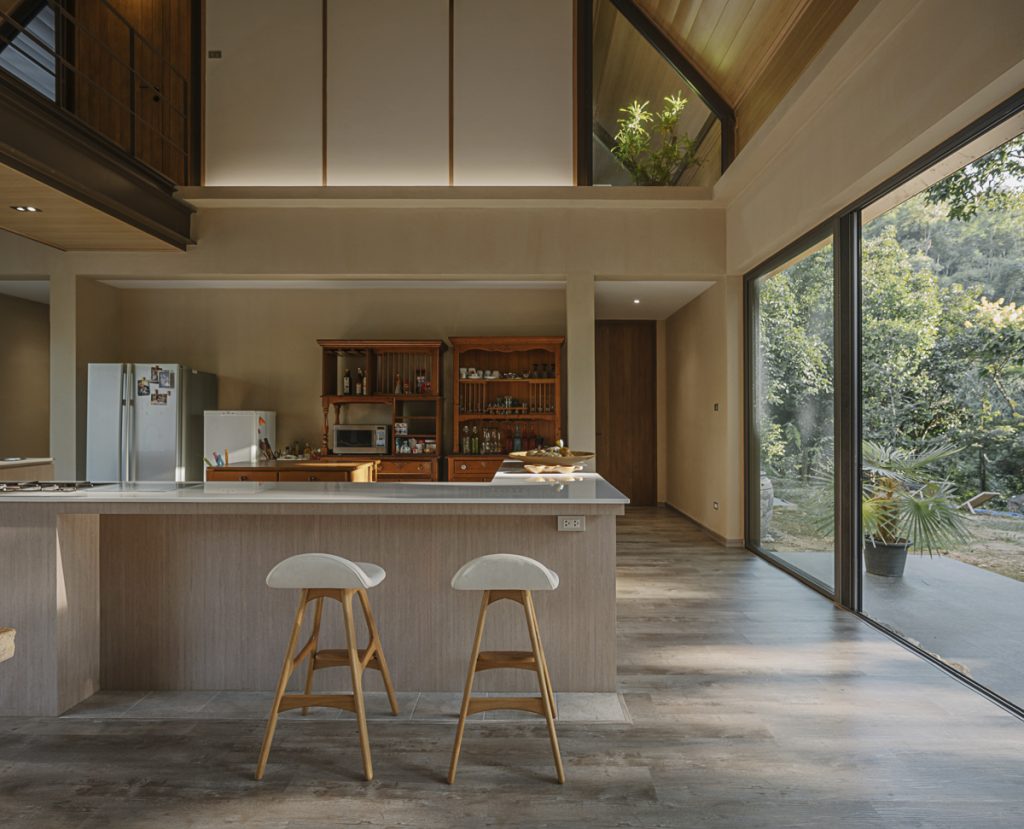 MAE RIM HOUSE บ้านชนบท กลางสวนป่าแม่ริม - room