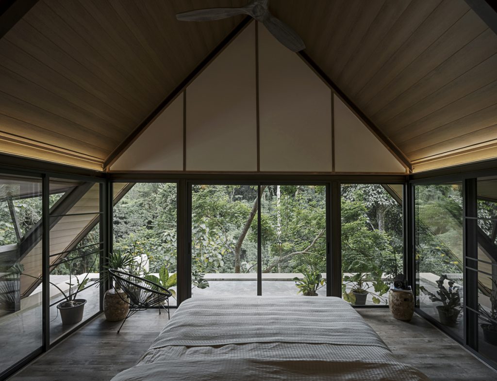 MAE RIM HOUSE บ้านชนบท กลางสวนป่าแม่ริม - room