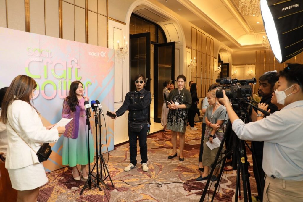 จาก Soft Power สู่ Craft Power ติดอาวุธให้หัตถศิลป์ไทย ก้าวไกลสู่สากล กับ 𝐬𝐚𝐜𝐢𝐭 สถาบันส่งเสริม ...