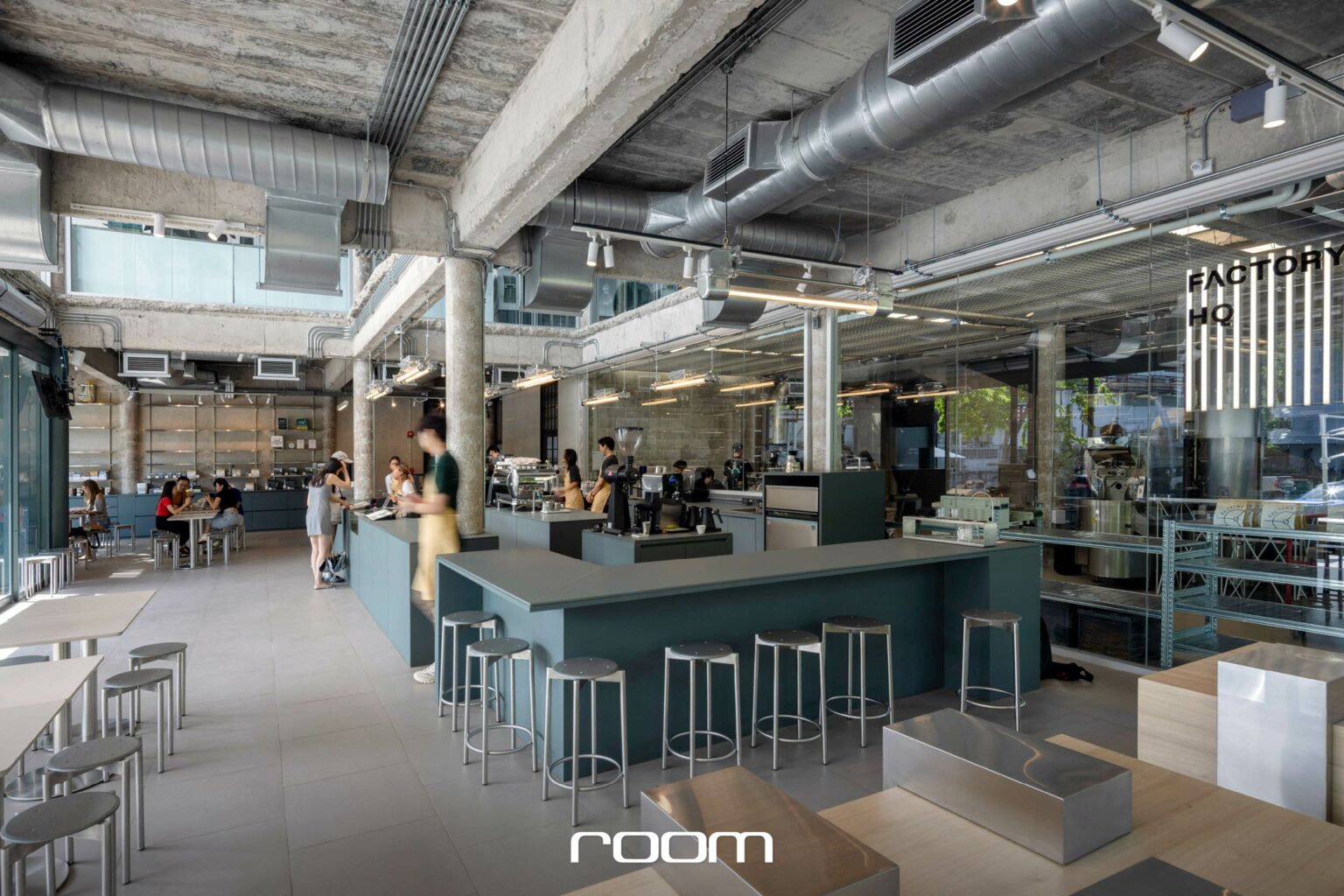 Factory Coffee HQ คาเฟ่สเปเชียลตี้โชว์เสน่ห์อินดัสเทรียล - room