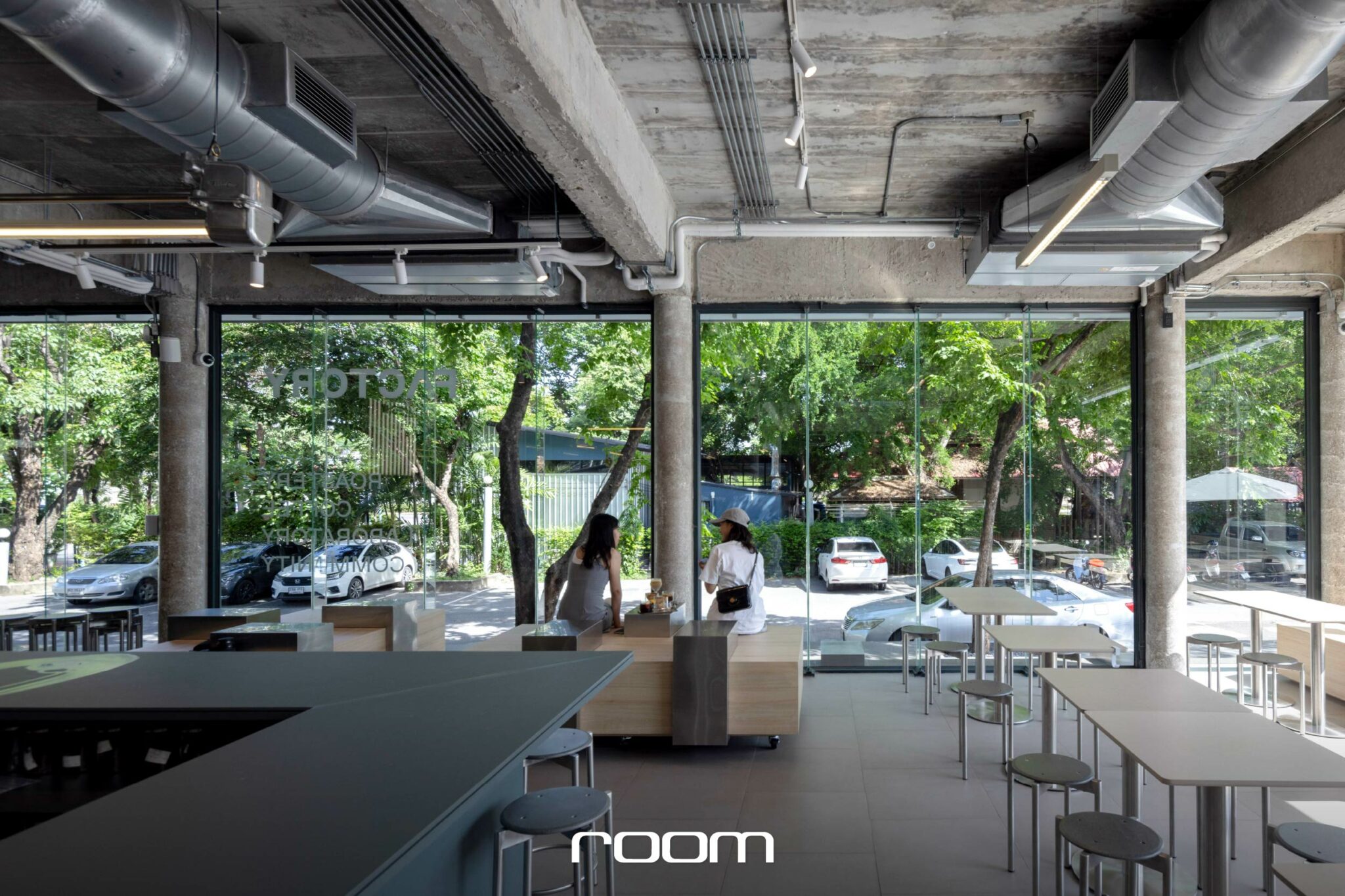 Factory Coffee HQ คาเฟ่สเปเชียลตี้โชว์เสน่ห์อินดัสเทรียล - room