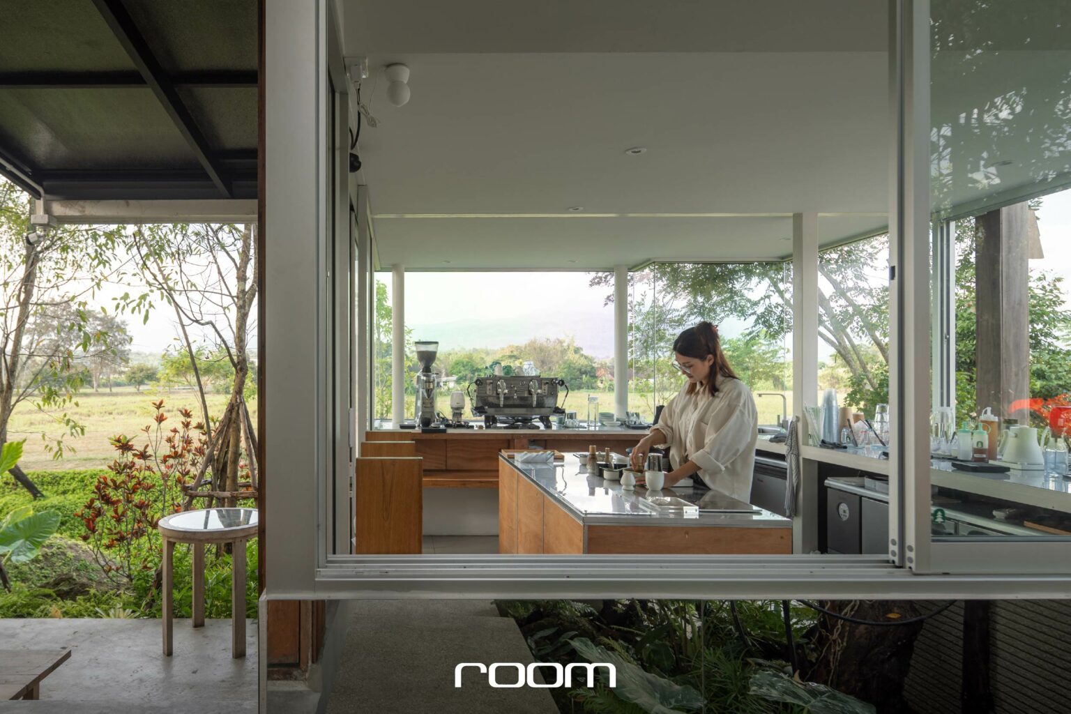 Rab-a-bit ปลี่ยนโฉมอาคารเก่าสู่ร้านอาหารกลิ่นอายงานคราฟต์ท้องถิ่น