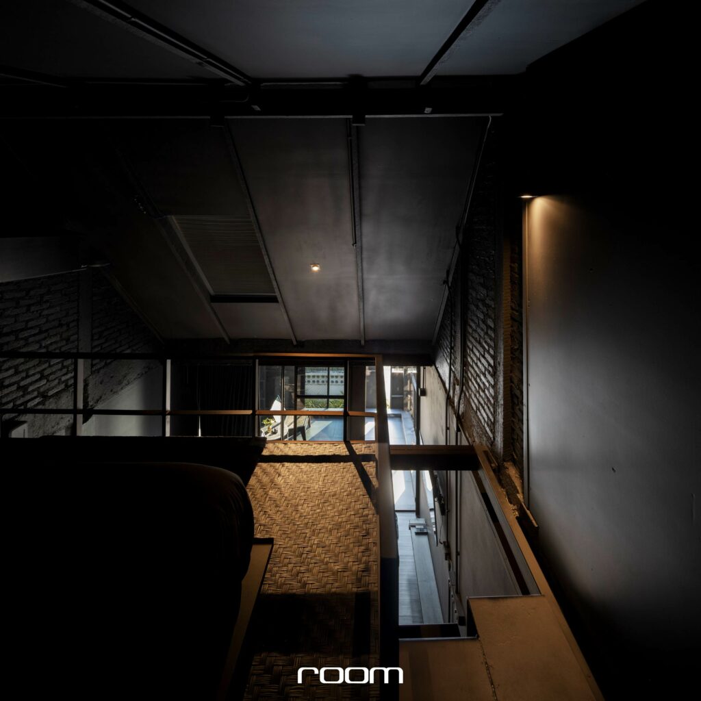 NIN BAR & CAFÉ ที่พักเชียงใหม่ สัมผัสความสงบในที่พักสีดำ - room