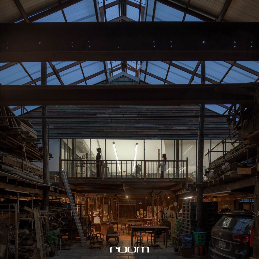 Vanich house คาเฟ่ตลาดน้อย ในโรงกลึงที่เป็นบ้านไม้เก่าอายุเกือบร้อยปี