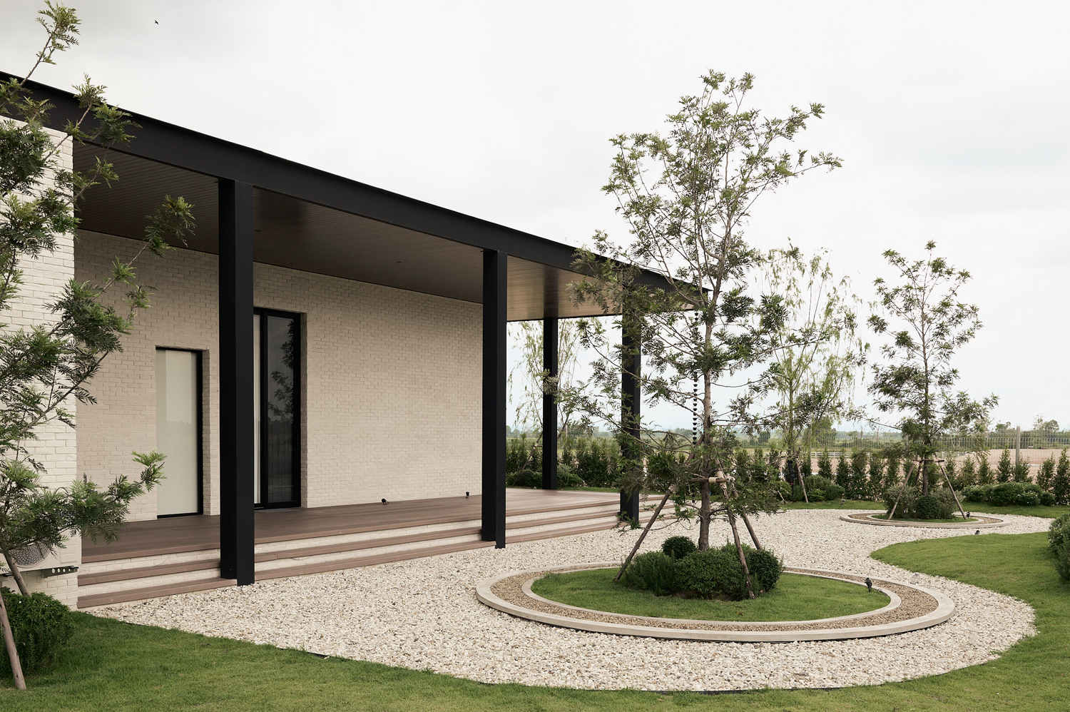 Chiang Rung Residence บ้านโมเดิร์น สร้างจากโครงบ้านเก่าในเชียงราย