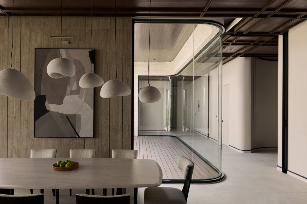 Chiang Rung Residence บ้านโมเดิร์น สร้างจากโครงบ้านเก่าในเชียงราย